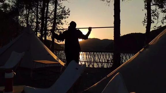 你看他,像不像一条狗#露营 #福州露营