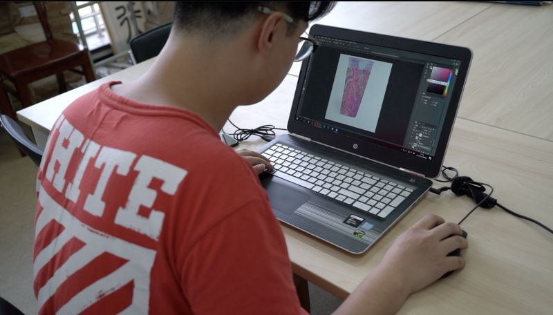 大学生设计医学奶茶走红:有人觉得恶心,但这就是医学生日常