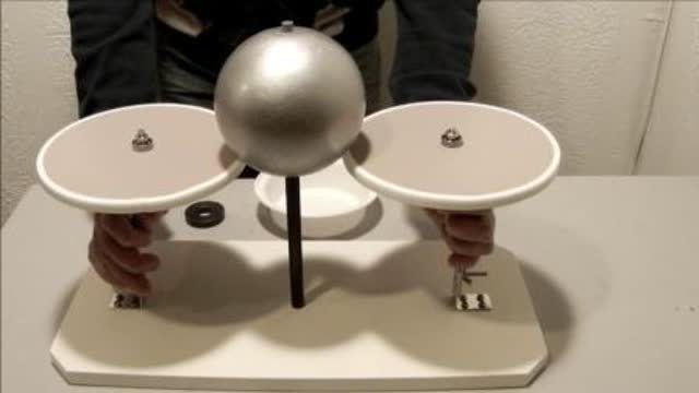 又一神作挑战能量守恒,谁来解释下,什么原理?