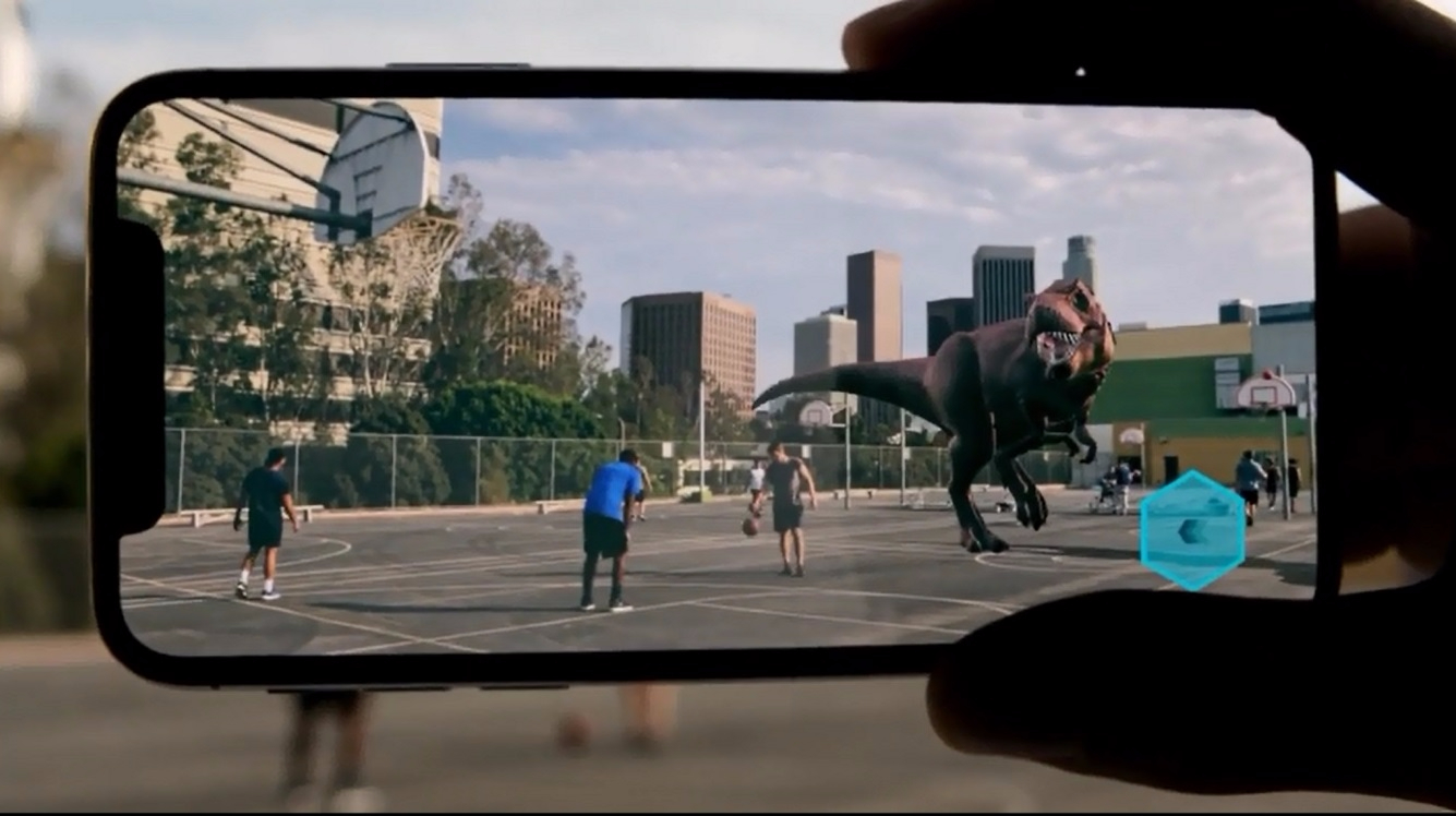 发布会进行时,库克两分钟带你了解iPhone X,现实AR惊艳全场!