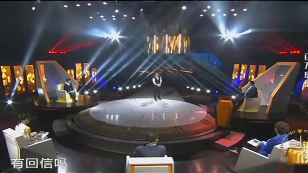 20年前女孩给乞丐一碗饭,不料小乞丐摇身一变成富豪,豪送百万