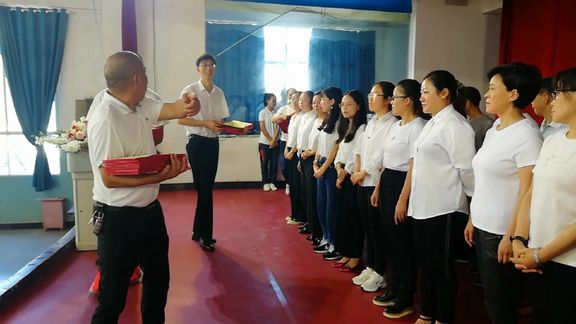 一年一度的教师节颁奖典礼。#教师节#老师#表彰