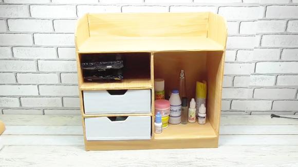 废旧大纸箱用处多,教你手工制作抽屉柜子,省钱又好用!