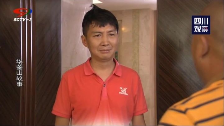 第一次偷U盘,紧张放嘴里,不小心进肚,猛吃香蕉能否出来?