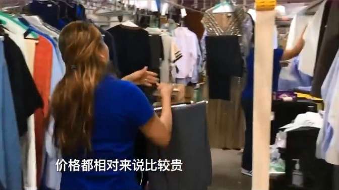 干洗店怎么干洗的衣服,干洗店是怎么洗衣服的?真的不沾水吗?