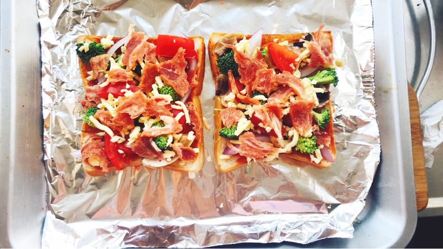 培根小披萨,用切片面包做,好吃又简单