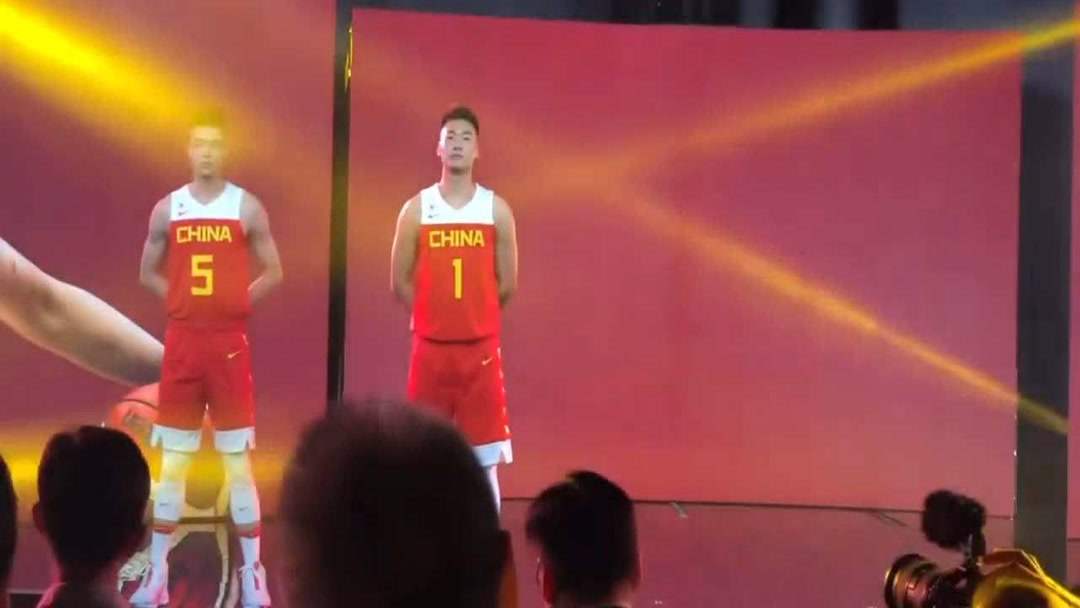 中国男篮世界杯战袍出炉!新版“番茄炒蛋”你给打几分?