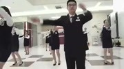 c哩c哩舞蹈教学慢动作 银行员工玩转C哩C哩舞