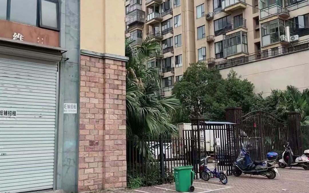 房东直租丰城香域加州社区底商面积145平