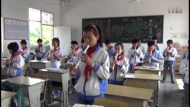 小学生大课间活动方案视频 四一班室内课间操 校园活动视频