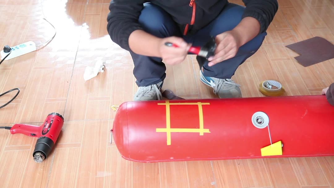 【AQUOS泳伴】橡皮艇拍配件DIY之粘接件例如鱼竿架底座的粘接过程