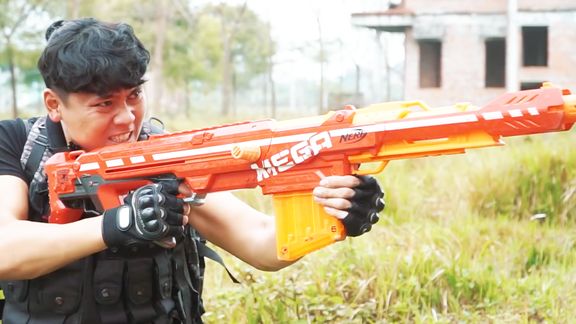 CS游戏扮演:老司机展开营救行动,没料到坏蛋十分狡猾!