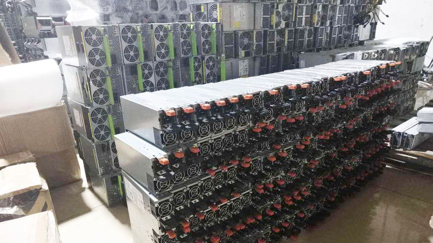 比特币一天暴跌了20%:13万矿机千元甩卖,炒币者被币炒糊了!