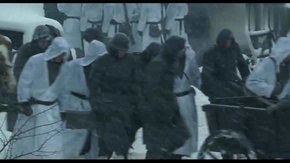 经典二战电影《斯大林格勒战役》,德国惨败撤退时竟烧掉所有房屋