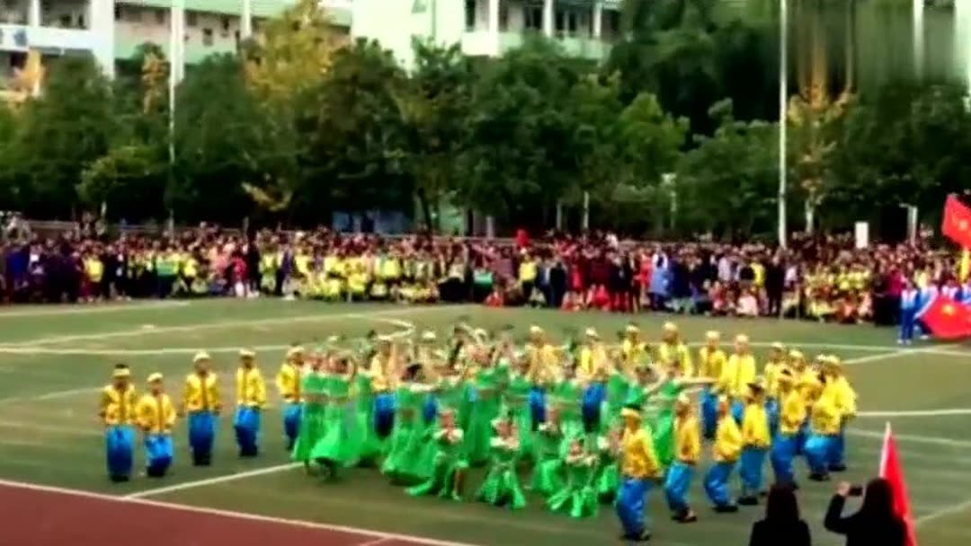 男女混合广场舞,傣族舞蹈,竹林深处,专业民族舞蹈,学生表演