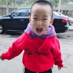 三年小哥 