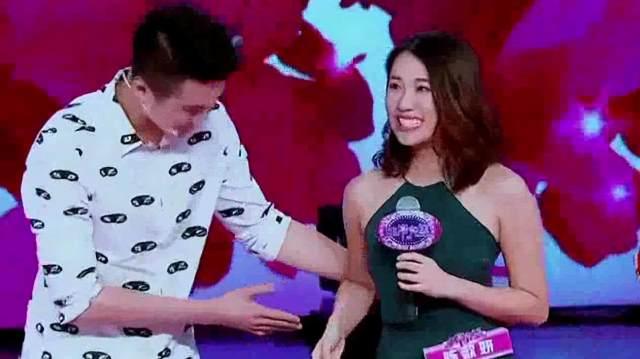 27岁男嘉宾也太会撩了吧,女嘉宾夸赞他很厉害,真两人真是配一脸