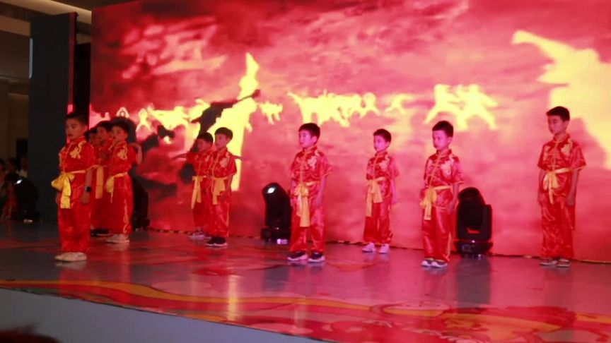 幼儿园毕业汇演,过完暑假就是小学生啦!