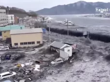 日本大地震海啸视频记录,人类在自然力量面前真是太脆弱了