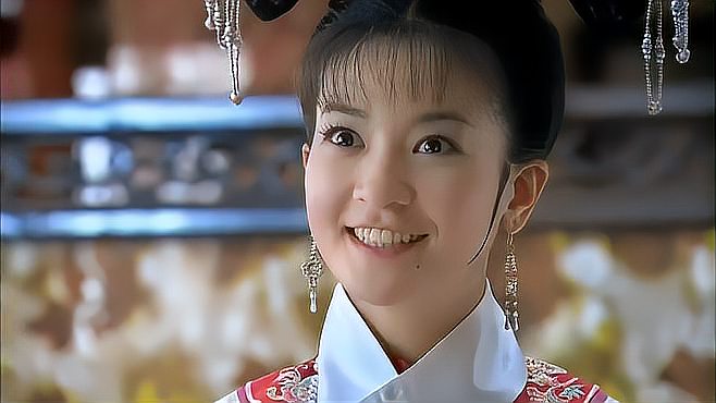 还珠格格:小燕子被容嬷嬷折磨,学习礼仪还欺负人,容嬷嬷你没变