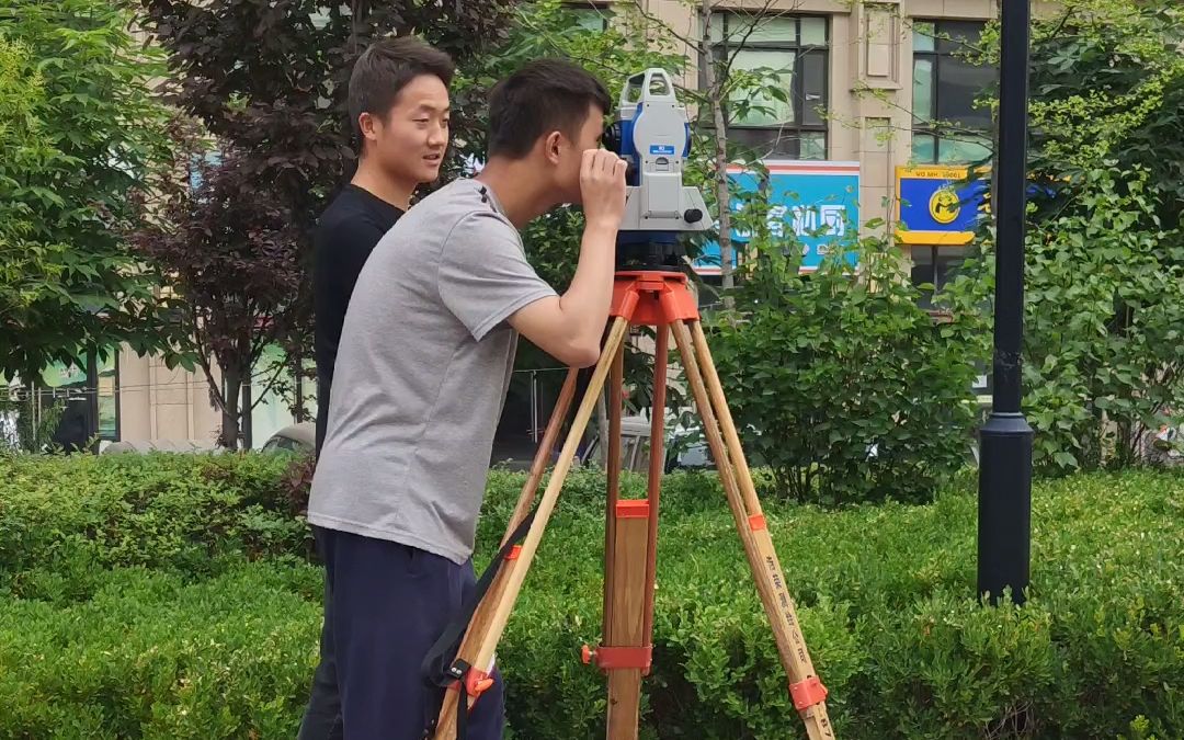 陕西浩荣测量员学习、全站仪和水准仪实践操作