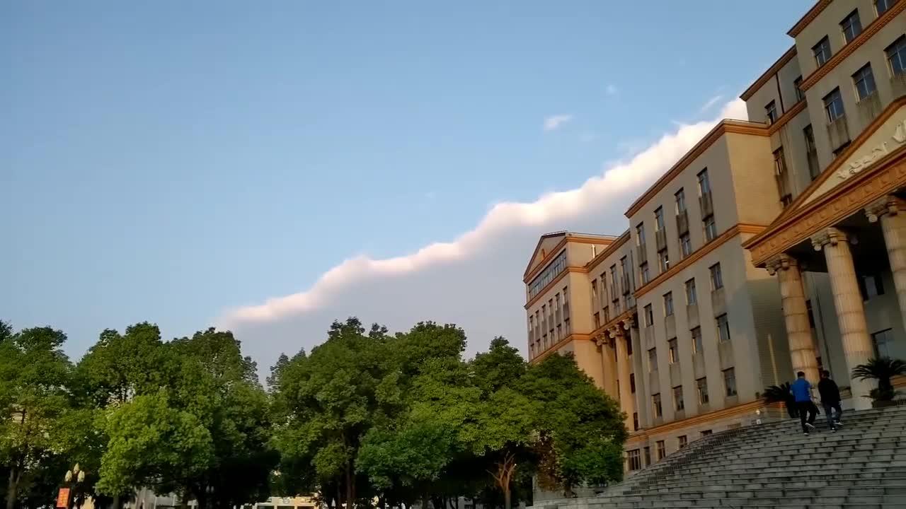 研究生考上了,毕业论文弄好了,女票也找到了,现在坐等学位证,生活真的...