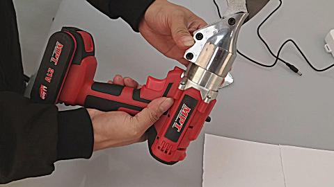 电剪刀使用方法