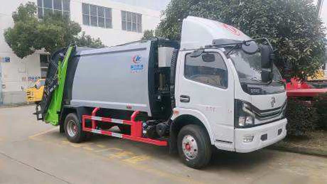 带有整流罩东风多利卡8方压缩垃圾车