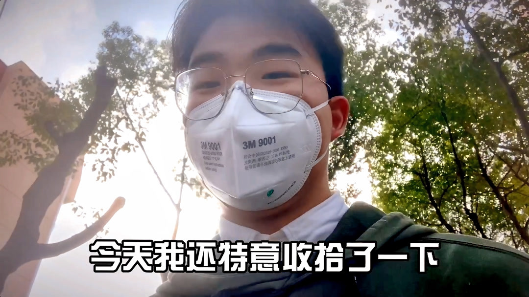 为能给疫情做点贡献,当代大学生成为了一名社区防疫志愿者