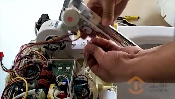 箭牌AKB1130/1131智能坐便器维修-更换清洗喷枪