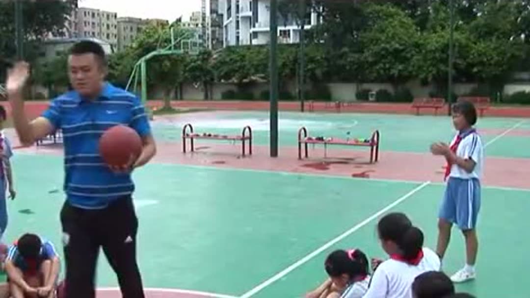 《篮球的原地单手肩上投篮技术》《篮球的原地单手肩上投篮技术》