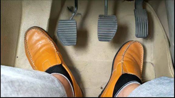 科目二练车重点在离合器的控制,首先了解离合器的操作步骤是由哪几...