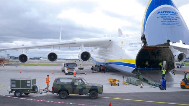 为求购中国医疗物资,全球最大飞机抵达天津,美看了也会眼红