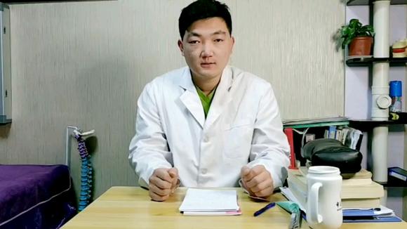 250克梨加15克它蒸30分钟,治疗小儿咳嗽黄痰,专家教你辩证服用
