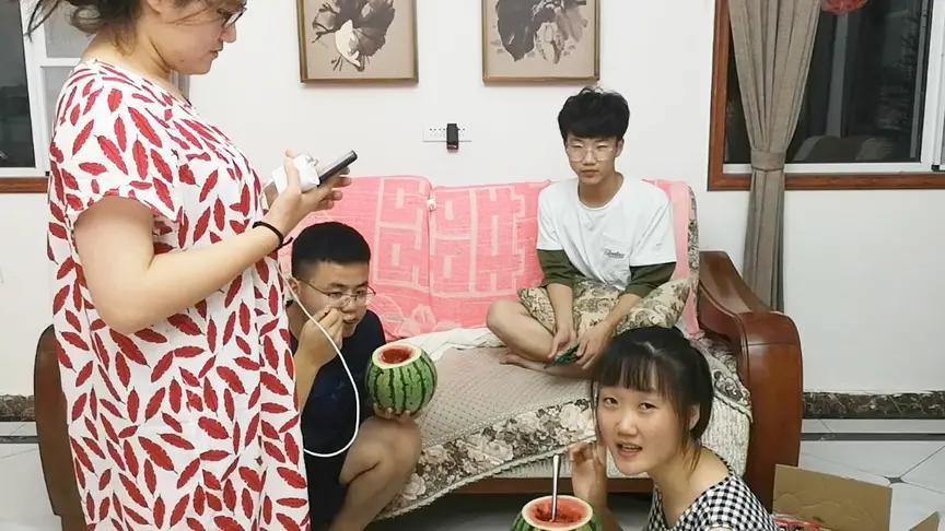 白雪表姐被小狗咬到,没有破皮到底应该打针不,几个人出现了分歧