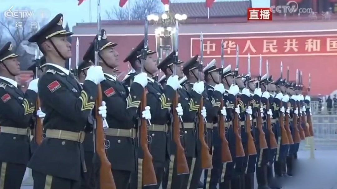 新年第一天,天安门前的首次升国旗仪式,看得热血沸腾。祝福我们伟大...