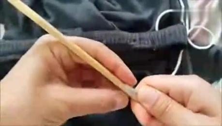 裤子松了想要穿根绳进去,教你一个最快的穿绳方法