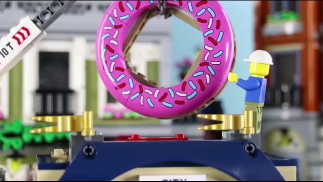 乐高定格动画 吊车吊运巨大甜甜圈