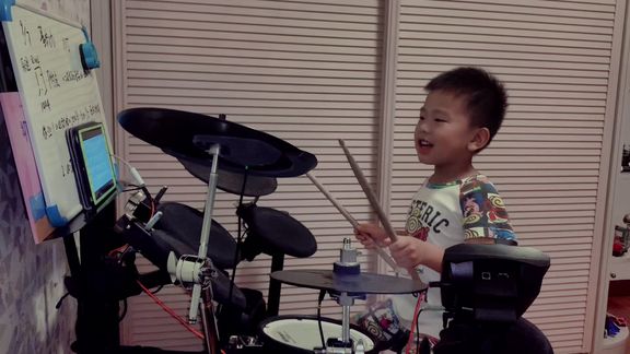 #架子鼓演奏 #让我们荡起双桨 4个月架子鼓,不容易#乐器演奏