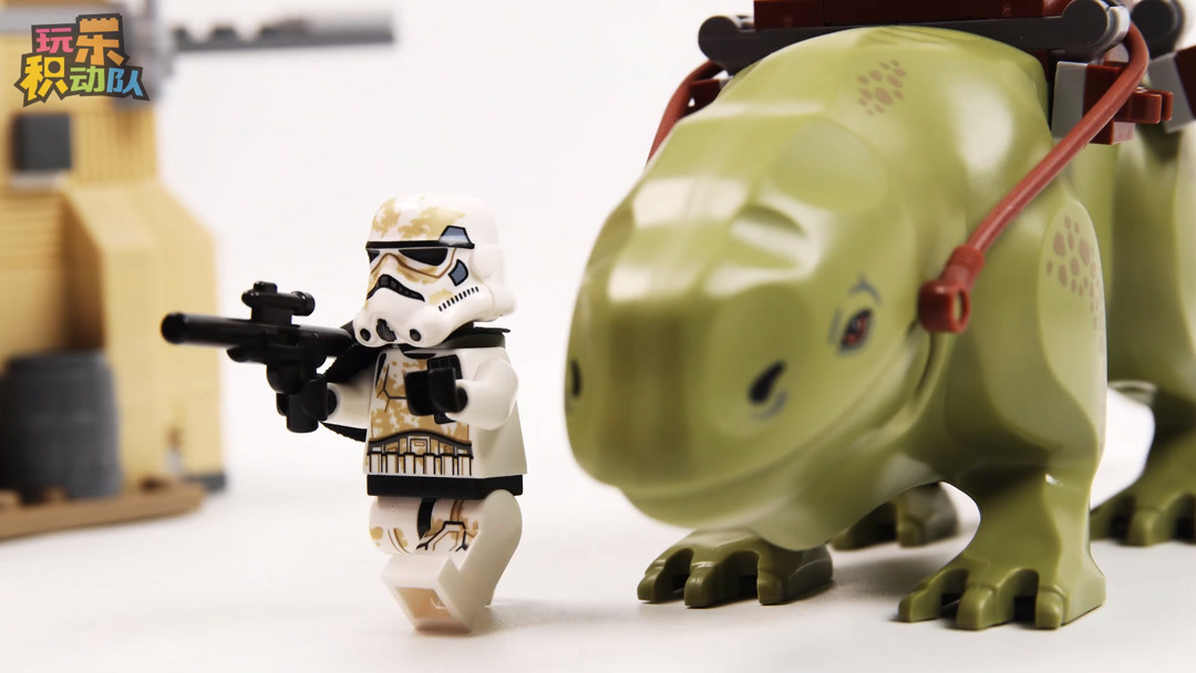 【定格动画】用乐高还原星球大战莫斯艾斯利酒吧