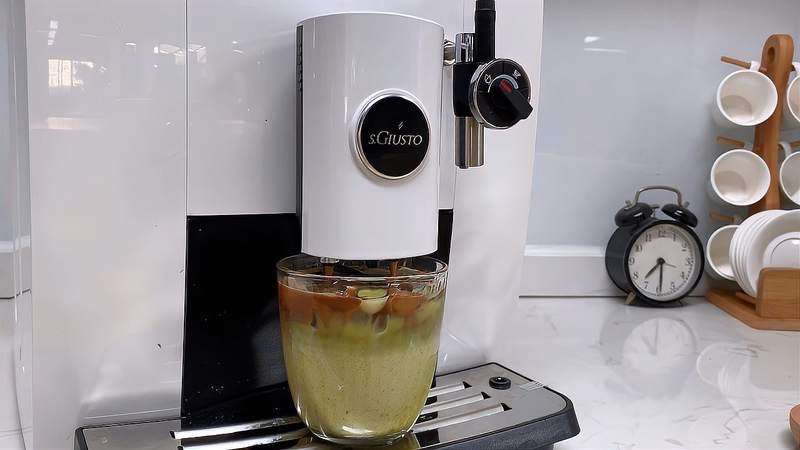抹茶燕麦拿铁-圣图家用咖啡机玩转花式咖啡