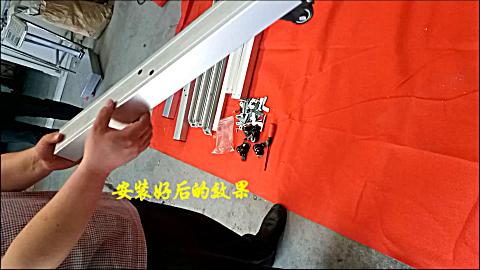 双开启宣传栏安装方法