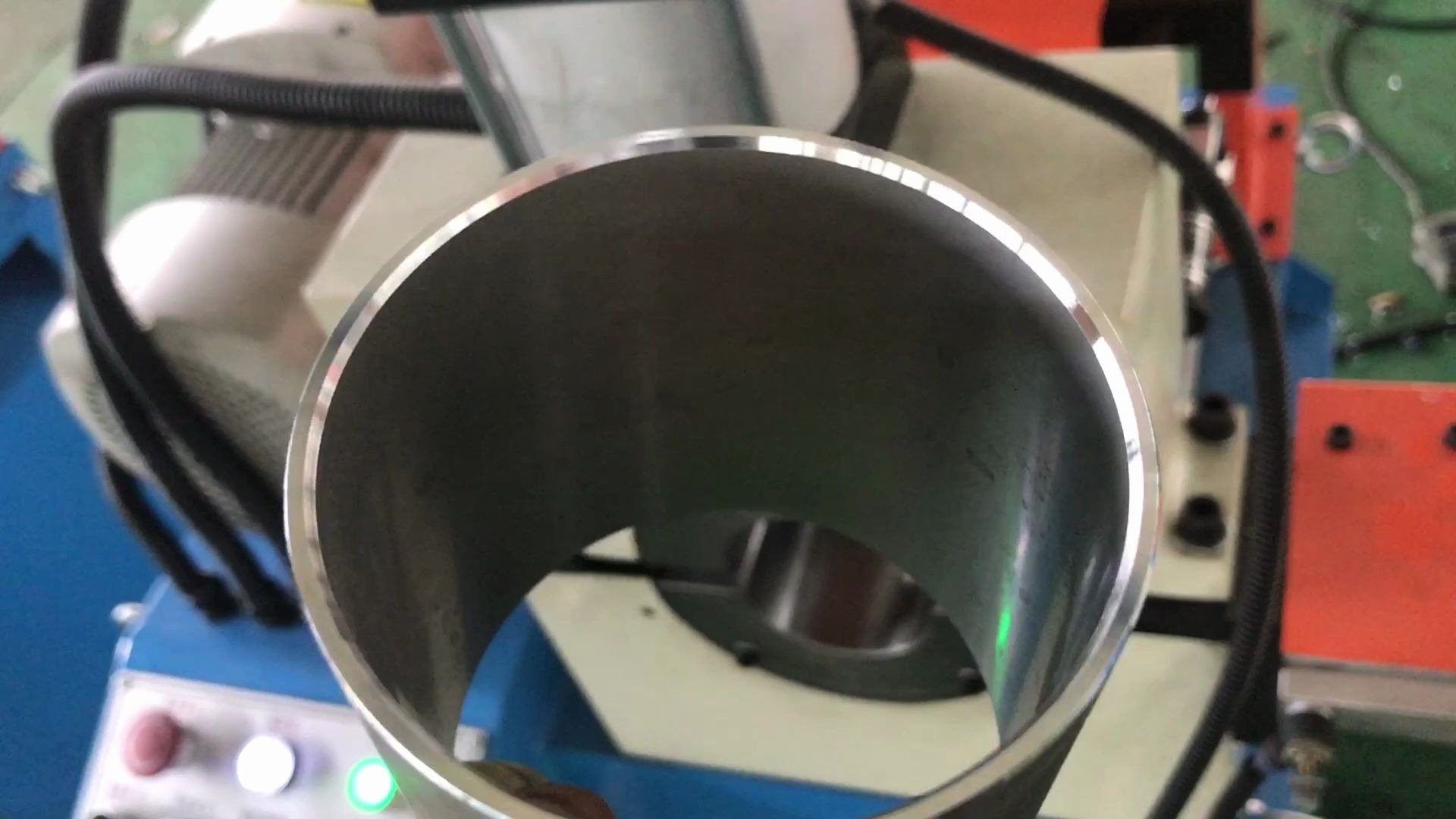 铝管平头倒角机,86x3mm气缸缸桶平面倒角视频