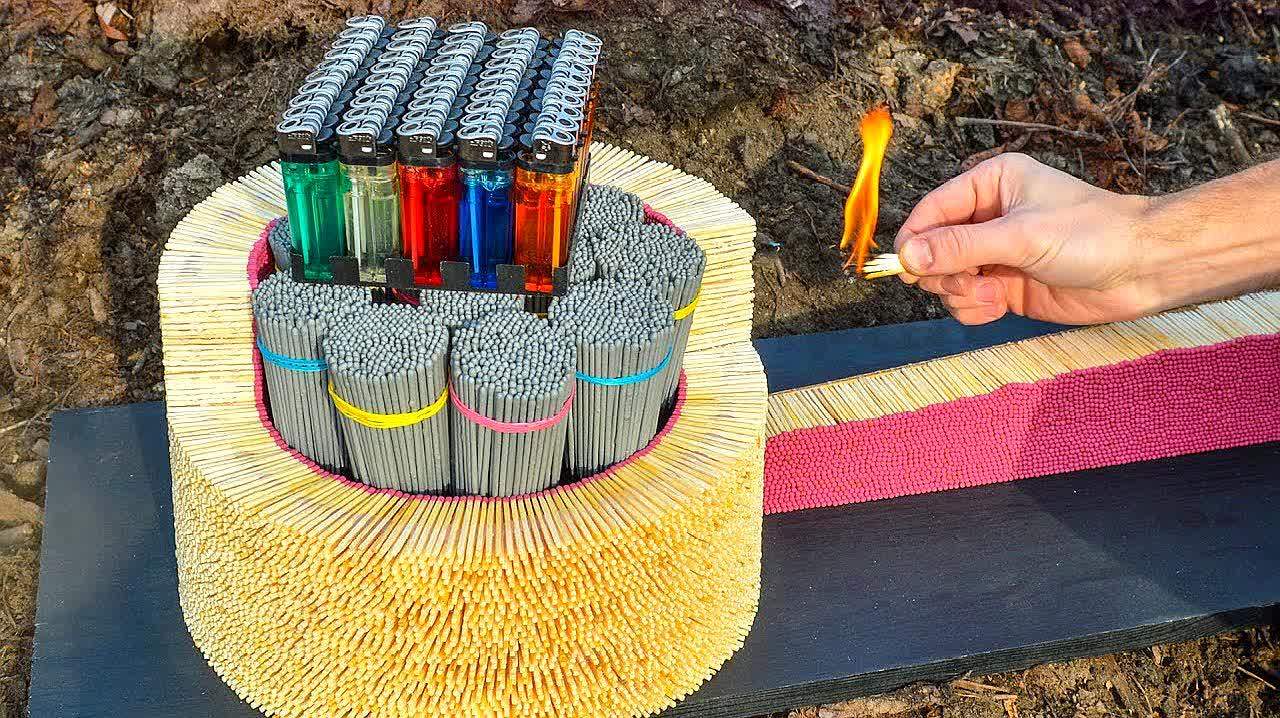 小伙用火柴制作火山模型,点燃的那刻,画面太精彩了!