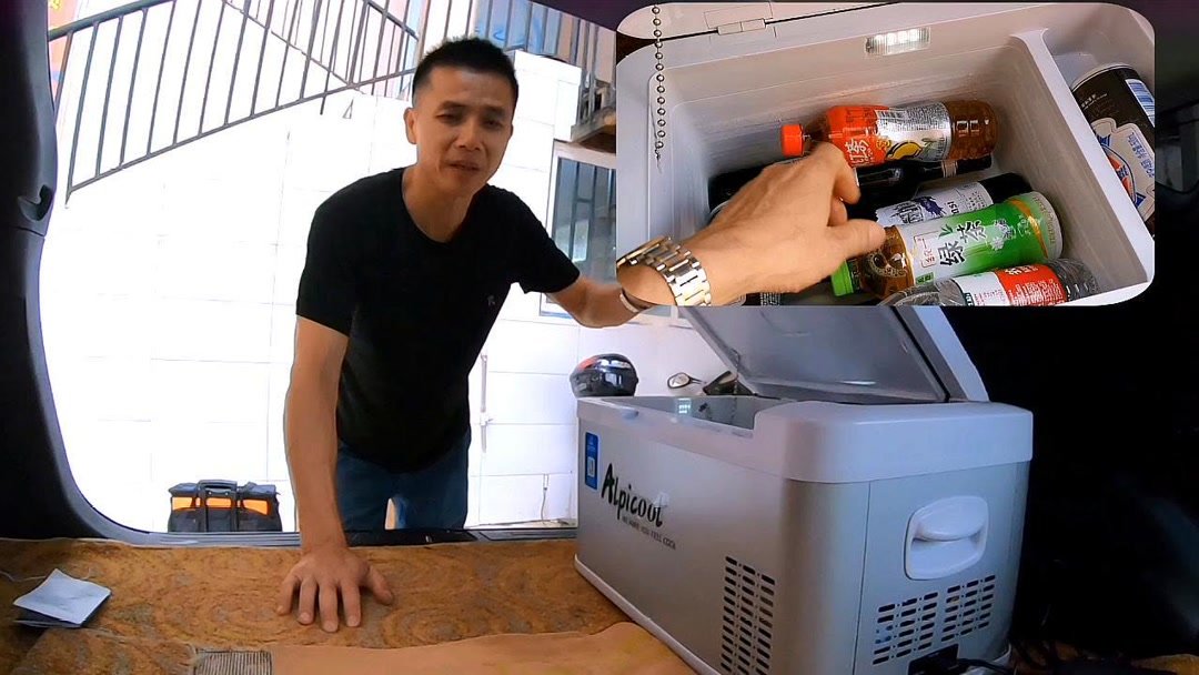 自驾游每年都买了很多物品和旅行装备,看看我新买的车载冰箱真爽