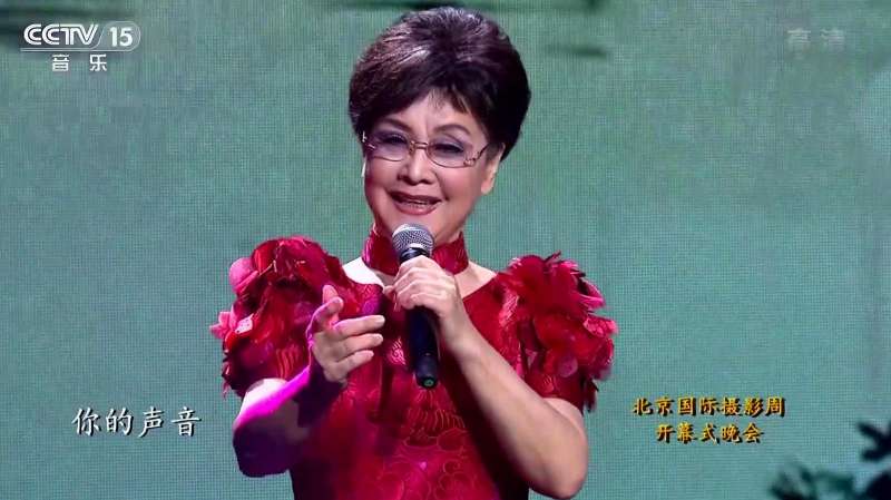 李谷一演唱《乡恋》,甜美的歌声,勾起浓浓的思乡情!