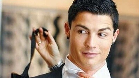 C罗出席欧冠抽签仪式全记录 未获奖无碍人气旺