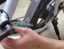 E14 电动自行车【电池滑道电池安装】