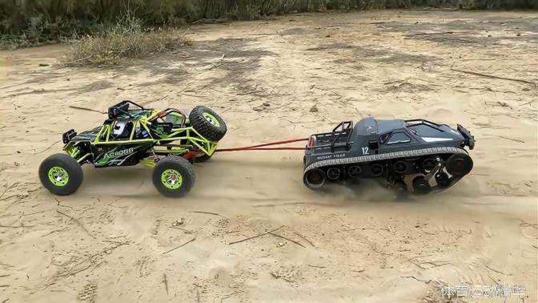坦克模型和越野车模型的强强对话 平分秋色