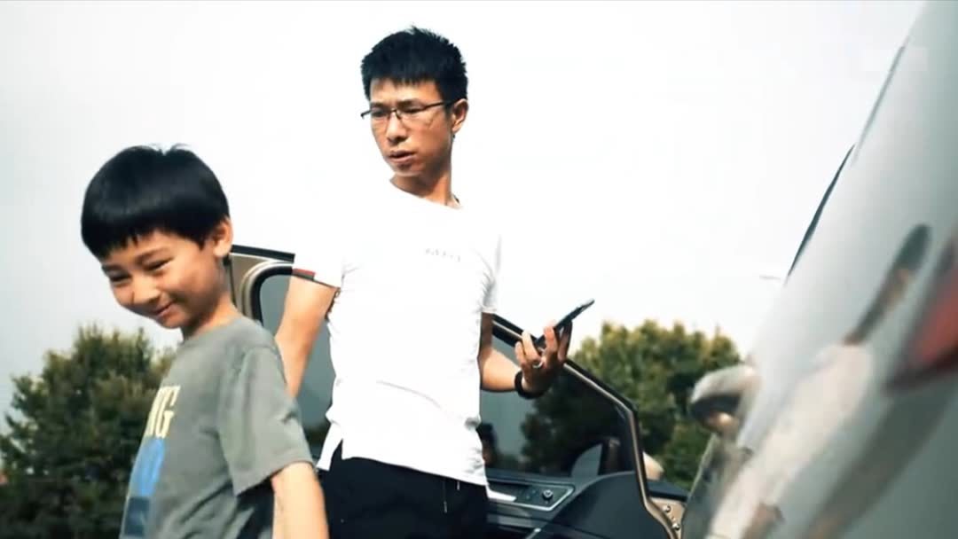 儿童安全教育电影,小男孩被人贩子拐走,看小男孩如何机智的逃走
